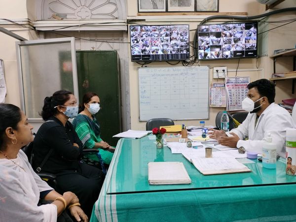 APAL's President Mrs. Maya Ranavare met Dr. Kamble District Health ...
